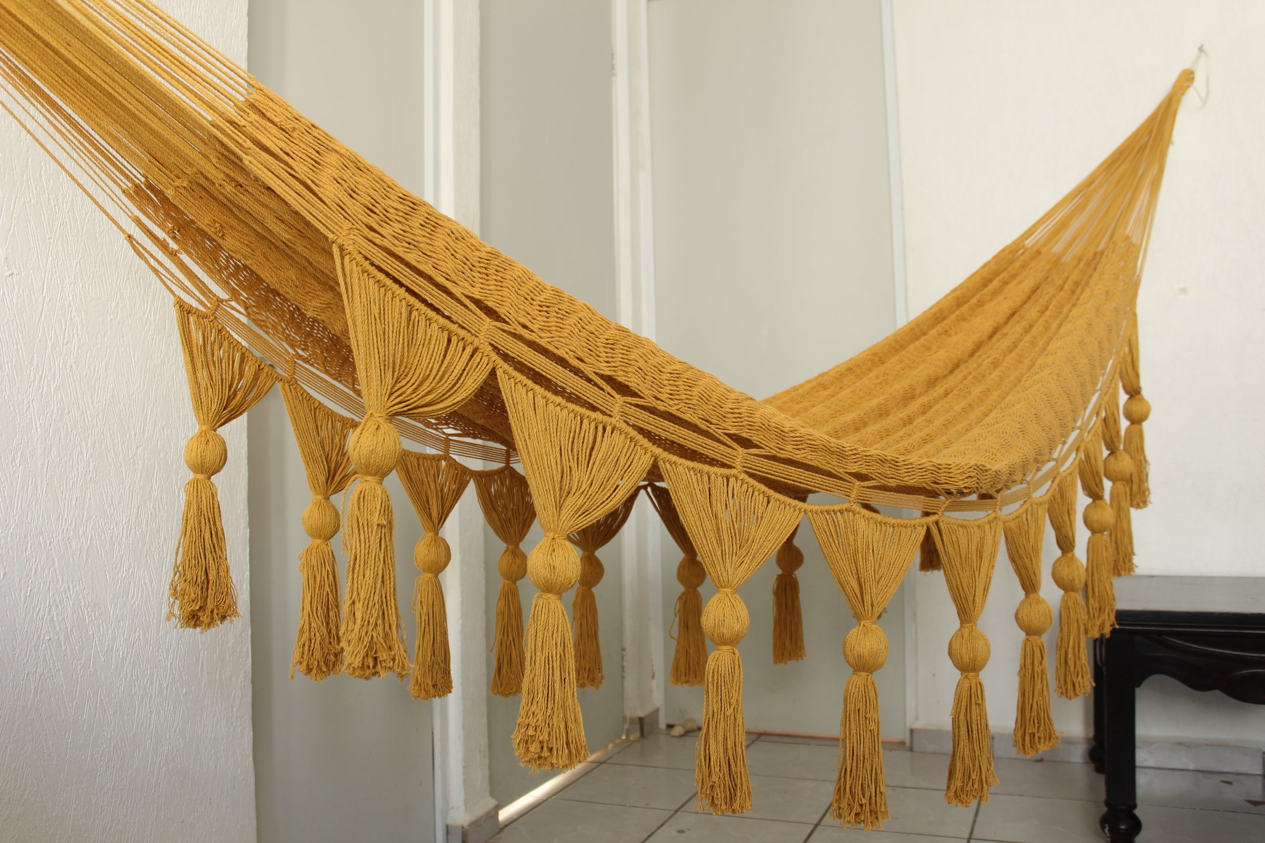 Hamaca De Algodón Artesanal Con Esferas Color Mostaza – hamacas vinalay